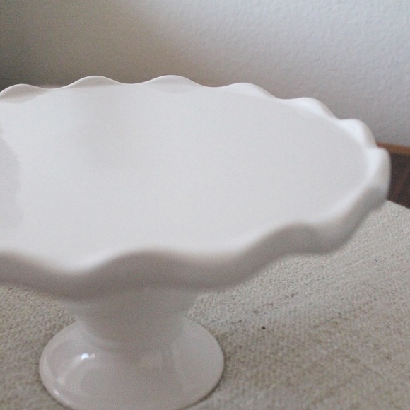 Dining | Cake Stand With Pedestal And Scallop Rim 1214 | Poshmark
